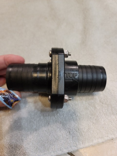 T-h Marine Double Barb Inline Scupper Check Valve 1-1/8 in Black ...