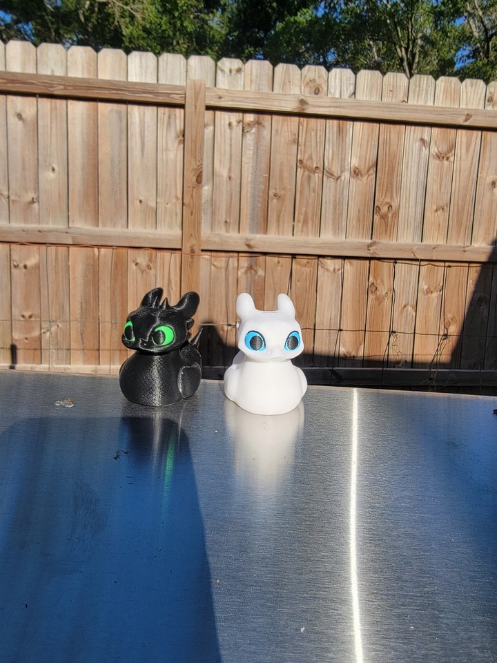 How To Train Your Dragon Set Of 2 Ducks TOOTHLESS and LIGHT FURY Jeep ...