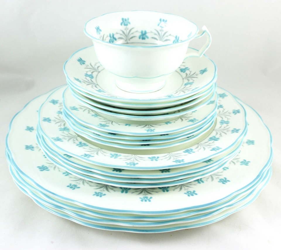 FAB SET 4 DINNER PLATES GEORGE JONES CRESCENT BONE CHINA 32963 AQUA ...