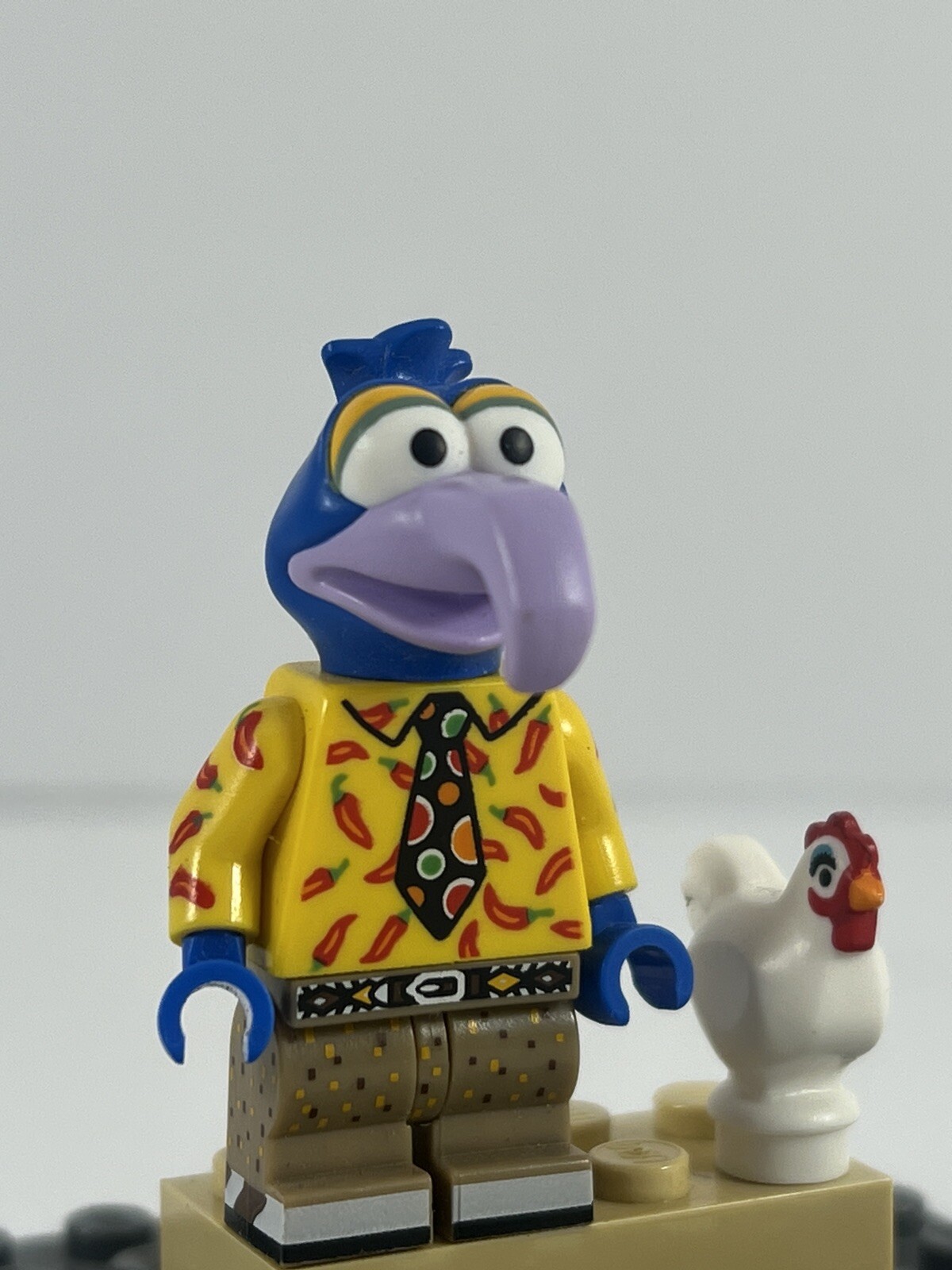LEGO Disney The Muppets Gonzo The Great Minifigure 71033 With Chicken ...