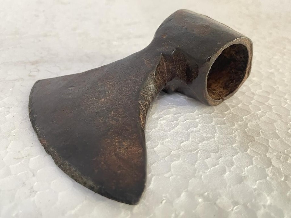 OLD VINTAGE HAND FORGED RUSTIC SOLID IRON AXE HATCHET /AXE HEAD WOOD ...
