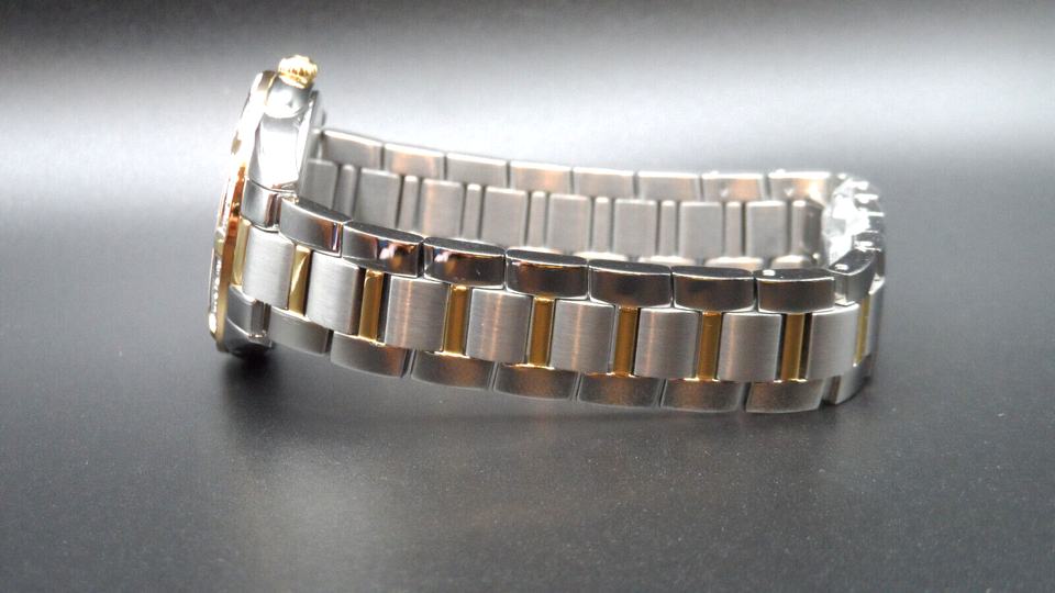 Bulova 98R263 SUTTON Diamond Lustrous Mother-of-Pearl Dial Ladies Watch ...