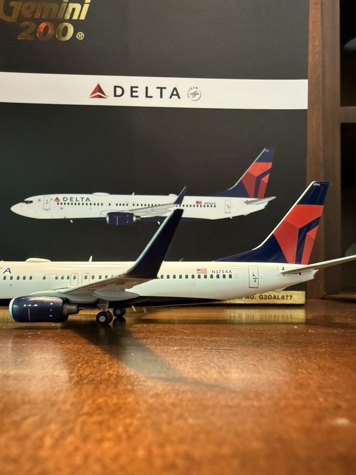 Delta Airlines 737-800 GeminiJets 1:200 Scale Diecast Model | eBay
