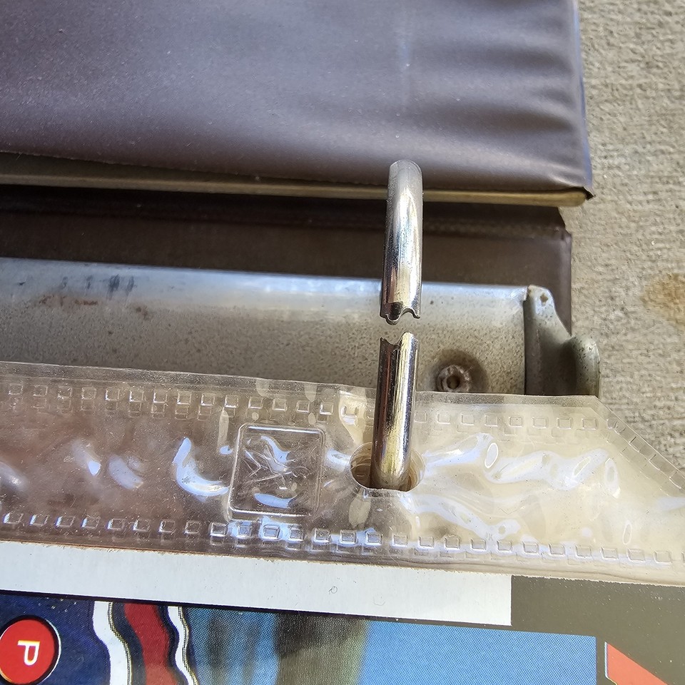 VINTAGE ALBUM 3-RING BINDER LOADED WITH PLASTIC SHEETS & 1980s BASEBALL ...