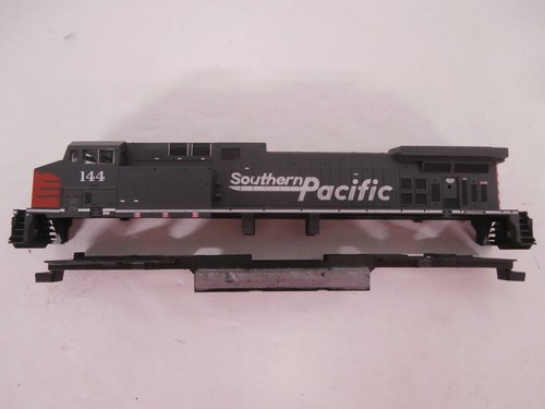 HO scale Athearn Southern Pacific AC4400 Locomotive PARTS Shell & Frame ...
