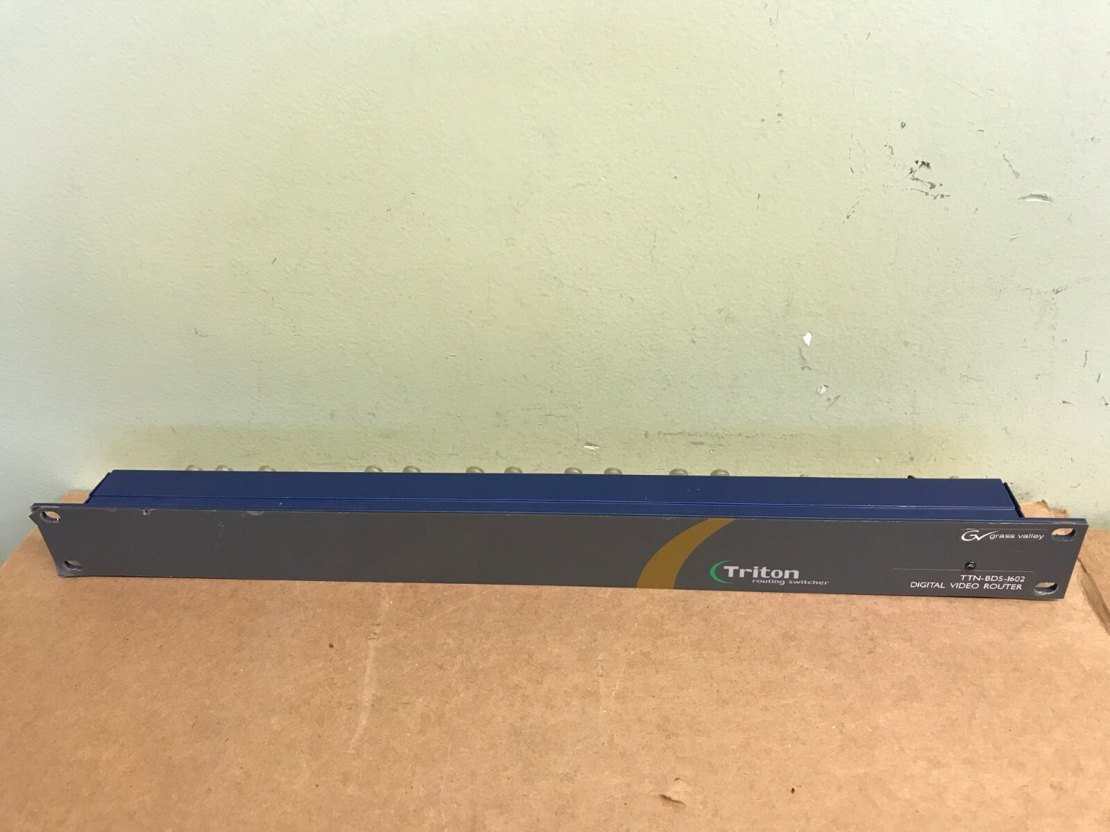 Grass valley Triton Routing Switcher TTN-BDS-1602 DIGITAL VIDEO ROUTER ...
