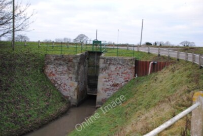 Photo 6x4 Marshland Outfall Sluice Port Sutton Bridge c2011 | eBay UK