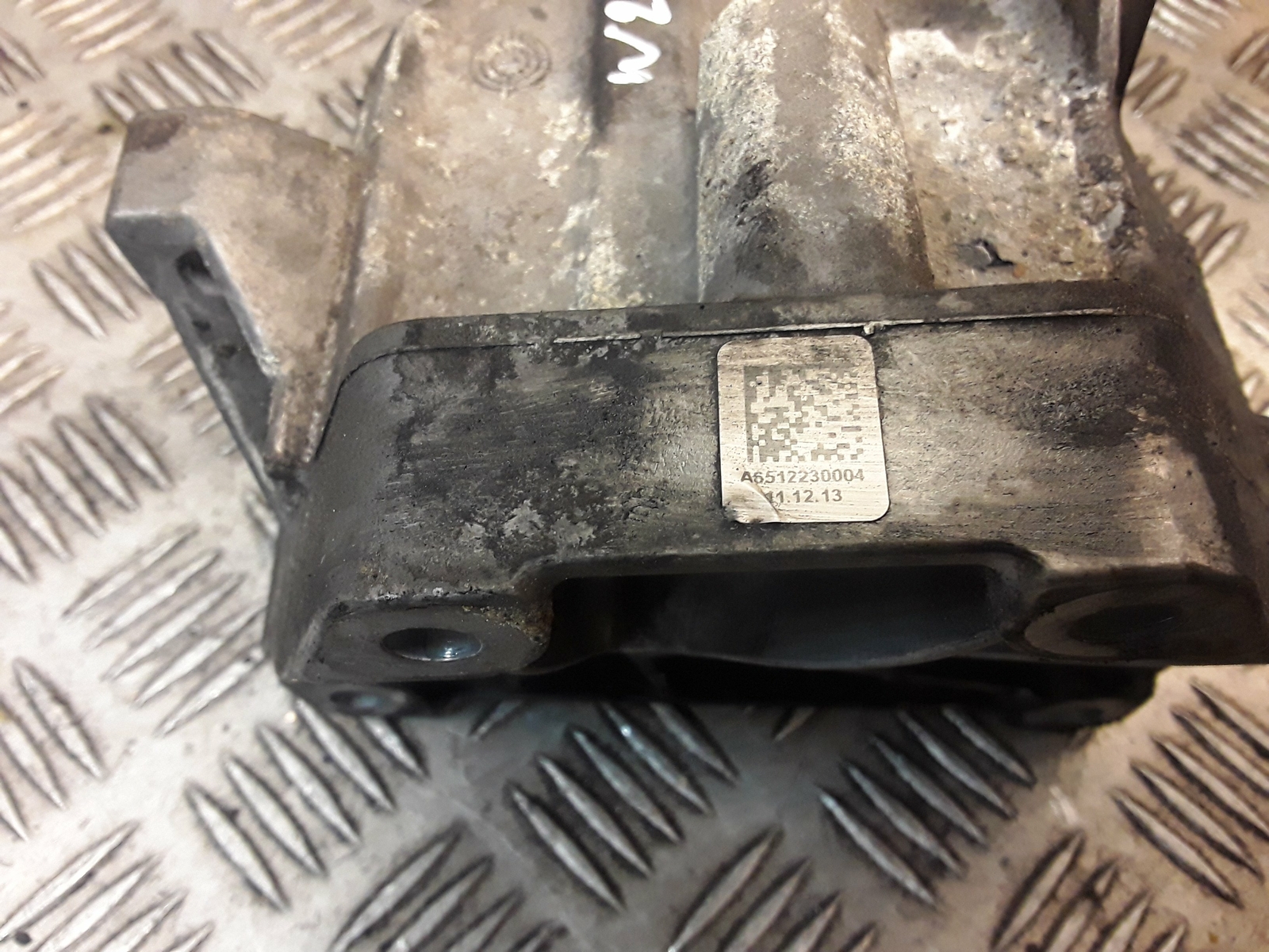 MERCEDES ENGINE MOUNT (LEFT) C E Class W204 W212 180 200 220 CDI ...