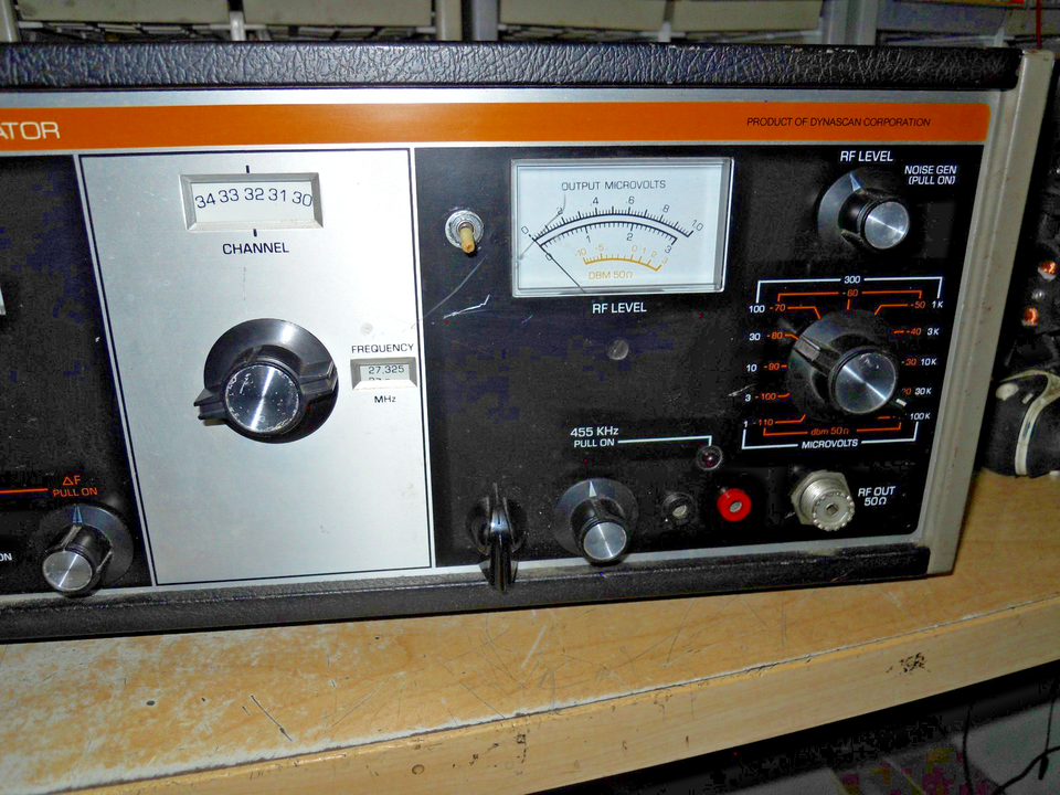 BK Precision 2040 CB Signal Generator | eBay