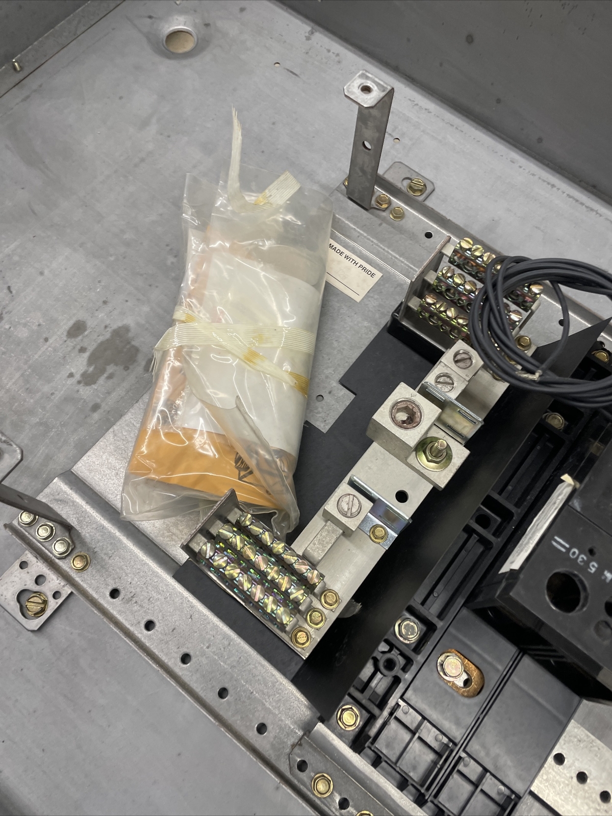 GE 225 Amp 240/120V Panel W/Tub & Breakers Main Breaker Shunt A Series ...