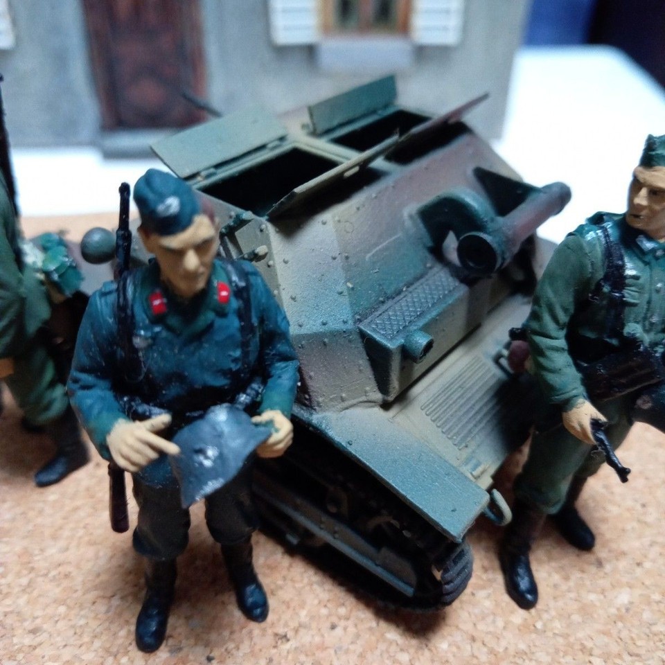 Military Diorama Set 1/35 Scale – 2 Tanks & 6 Soldier Figures, Tamiya ...