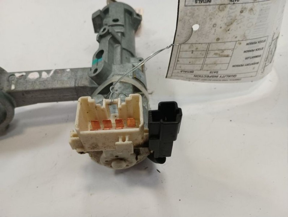 1996-2002 Toyota 4runner Ignition Switch Lock Cylinder With Key ...