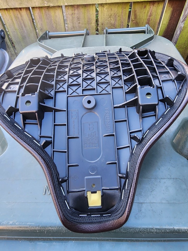 Genuine Triumph 1200 Bobber & Bobber Black Brown Quilted Rider Seat ...