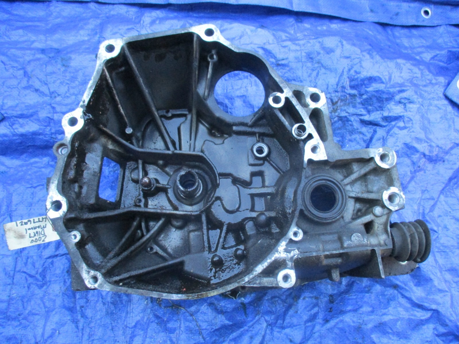 96-00 Honda Civic D16Y7 inner transmission casing S40 Hydro D16 manual ...