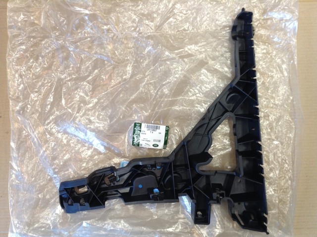 Genuine Range Rover Velar 18 RH Lower Bumper Mounting Bracket LR112657 ...