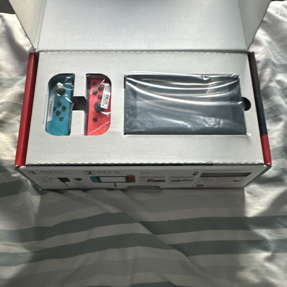 Nintendo Switch Console Neon Red/Blue Joy-Con Detachable Controllers ...