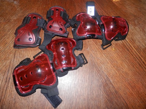 Roller Derby Gear Youth Protective Pads, Red, Wrist, Knee & Elbow, Ages ...