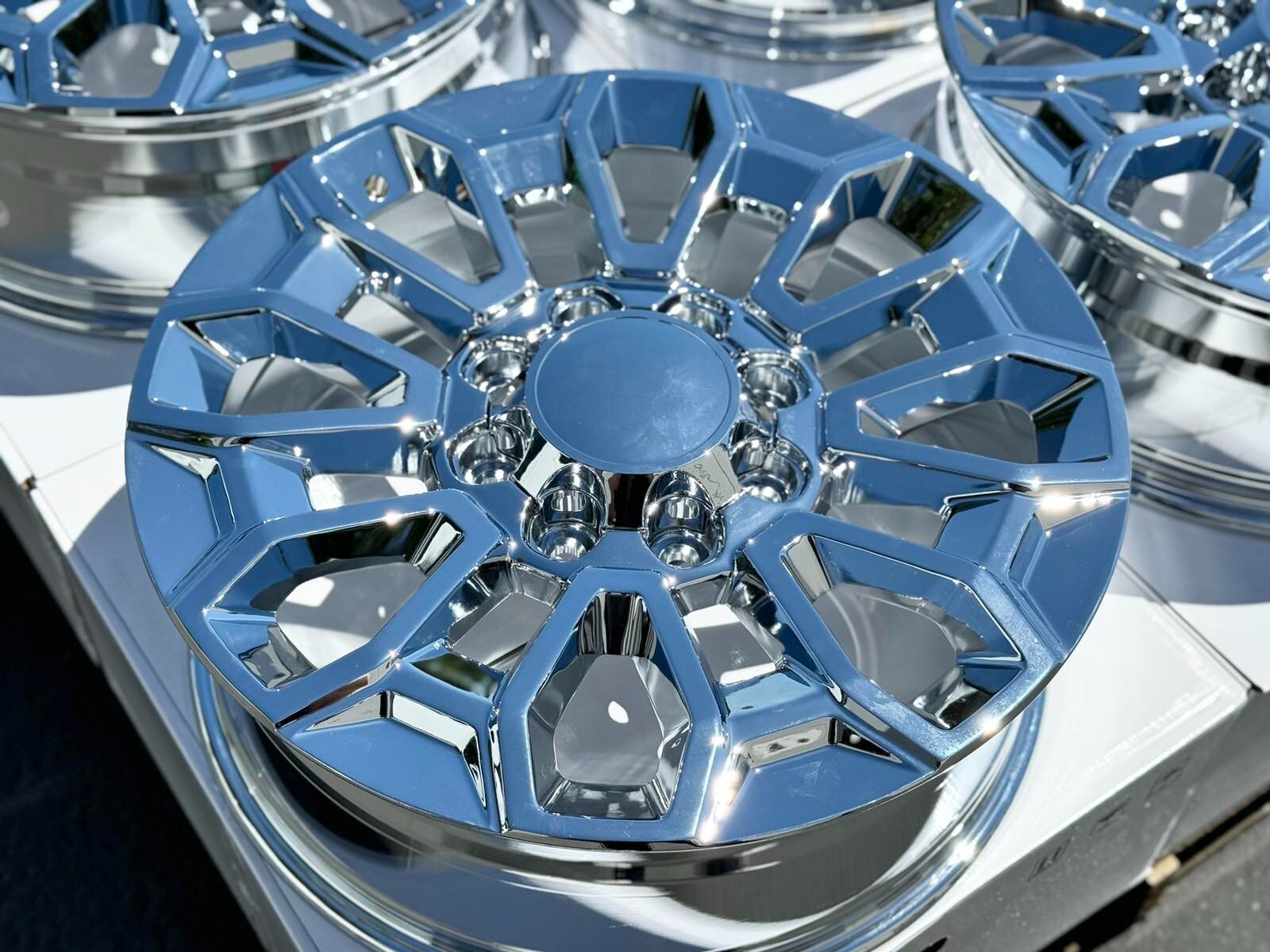 22" Chrome Wheels 22x8.5 8x180 Rims 2500 3500 Chevy Silverado GMC ...