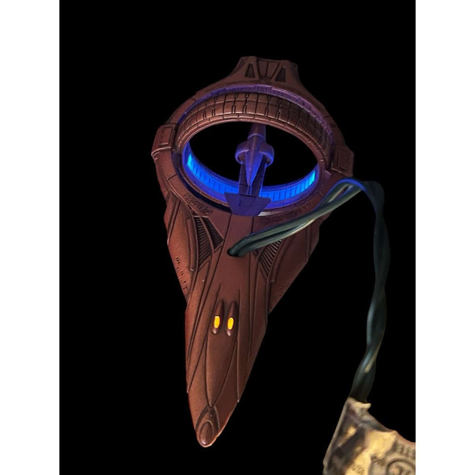 2004 Hallmark Star Trek Vulcan command ship enterprise magic ornament ...