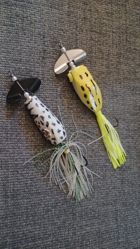 BUZZ BAIT CUSTOM WEEDLESS TOP WATER BASS fishing lure | eBay