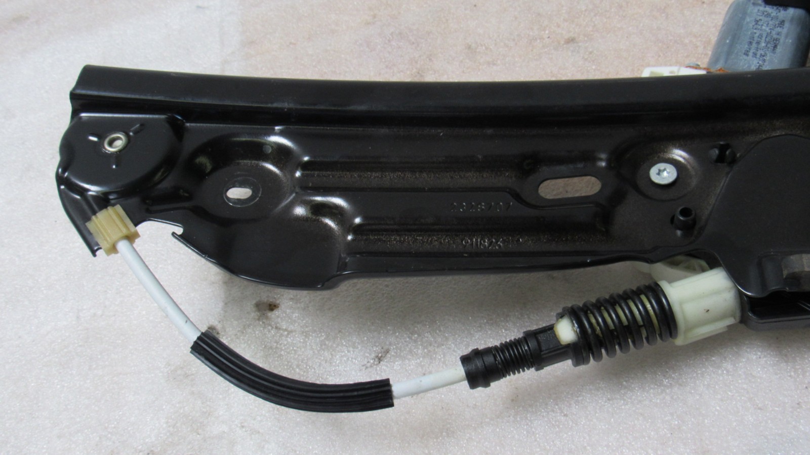 09-17 BMW F10 F11 REAR PASSENGER DOOR WINDOW RACK WITH MOTOR COMPLETE ...