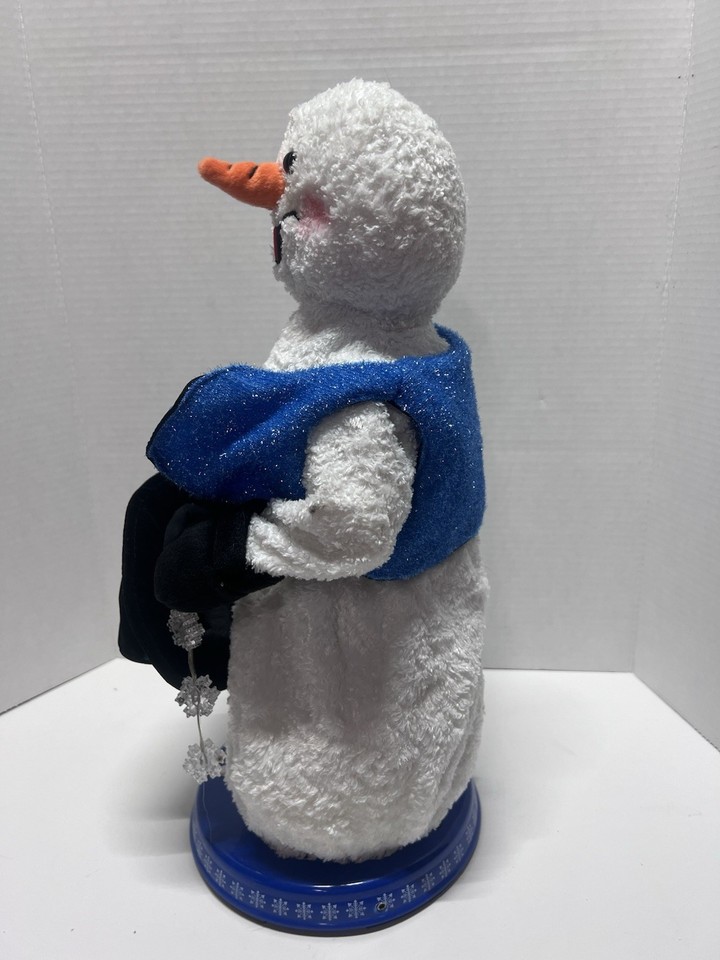 2004 Gemmy Snowflake Spinning Snowman Animated Singing Dancing Snow ...