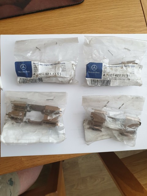 X 4 Genuine Mercedes-Benz Front Axle Brake Pad Spring SPRINTER ...