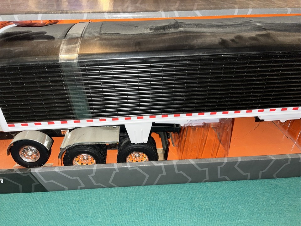 Big Roads Giant 40 Inch Long Peterbilt Model #367 Semi With Grain ...