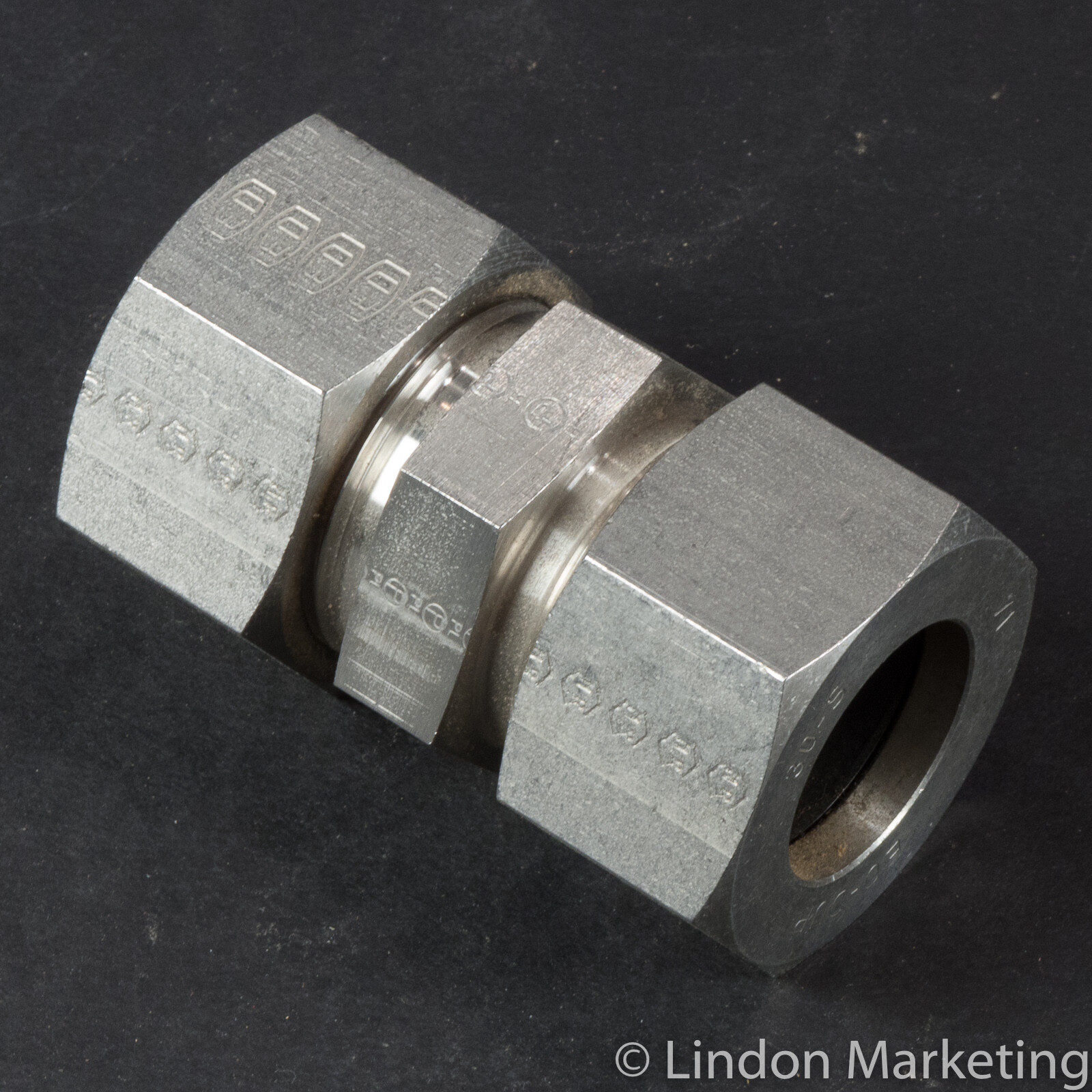 1" Parker EO-DUR G30S-71 Straight Union for Tubing w/Nuts 400 Bar ...