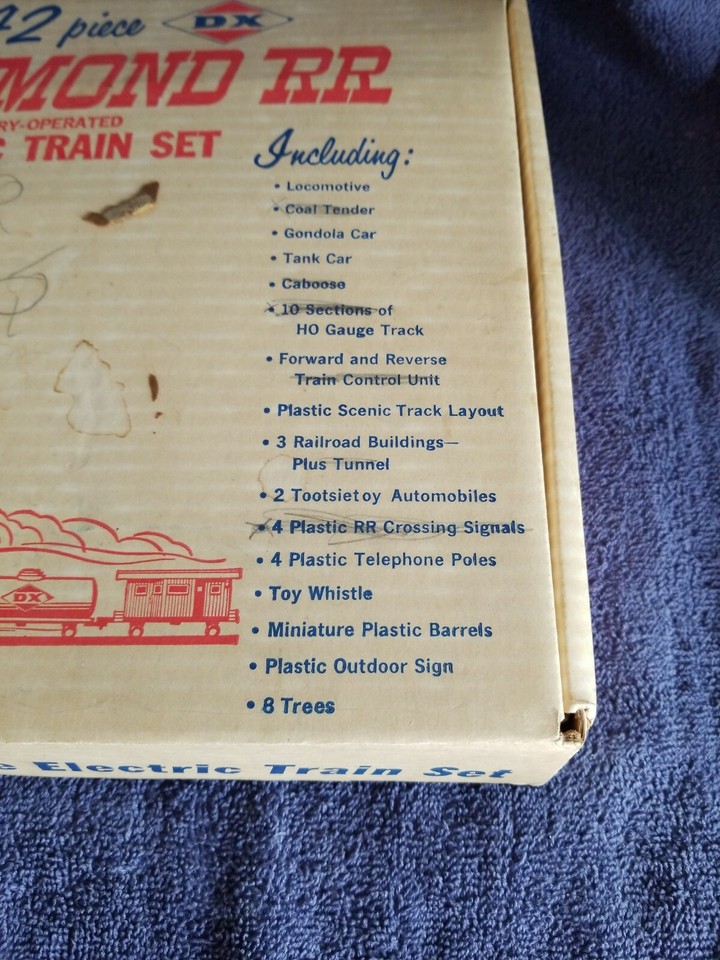 Vintage DX Red Diamond RR Battery Operated HO Electric Train Set in ...
