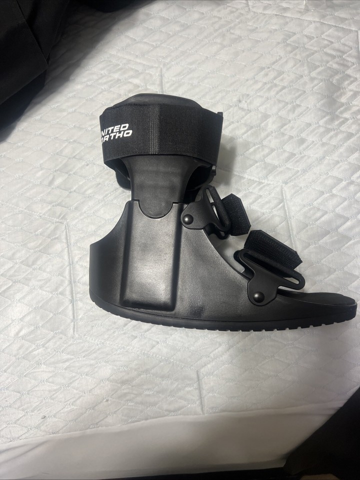 United Ortho USA14013 Short Cam Walker Fracture Boot, Small, Black | eBay