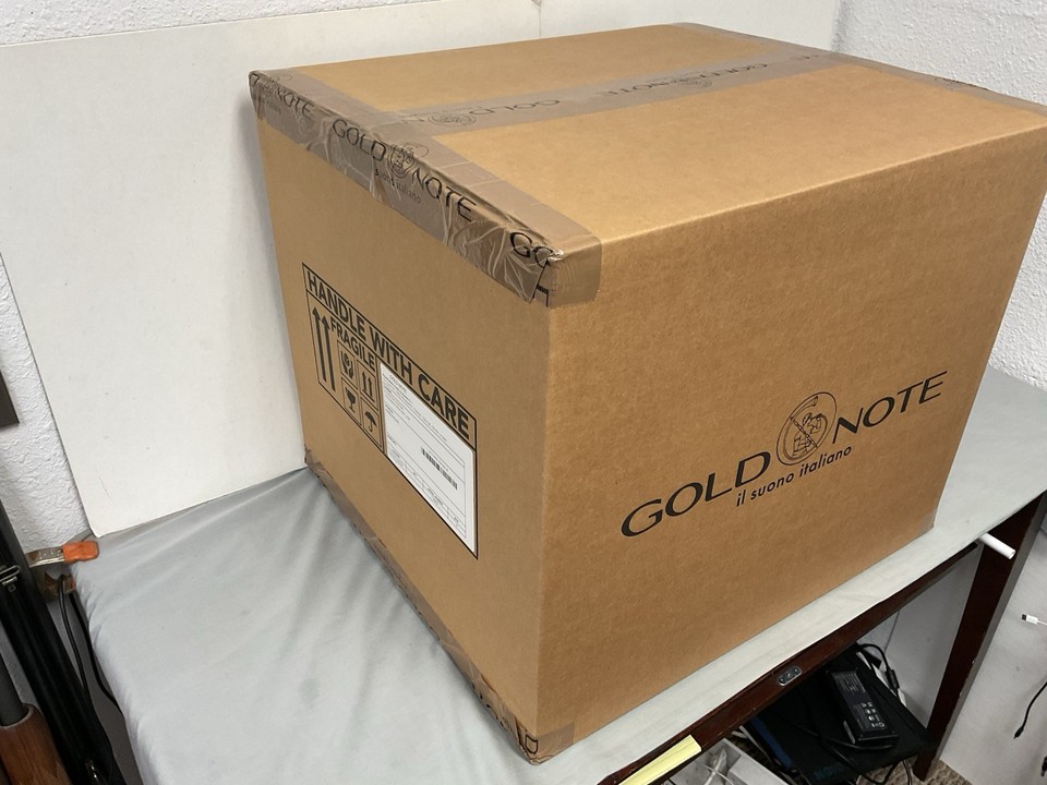 Gold Note Turntable - Pianosa Black - New In Box | eBay