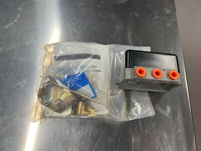 Johnson Controls V-9502 Pneumatic Valve Actuator Positioner Kit - Open ...