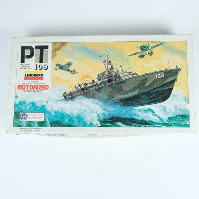 Lindberg PT 109 Motorized US Navy Torpedo Boat 1/64 1976 Plastic Model ...