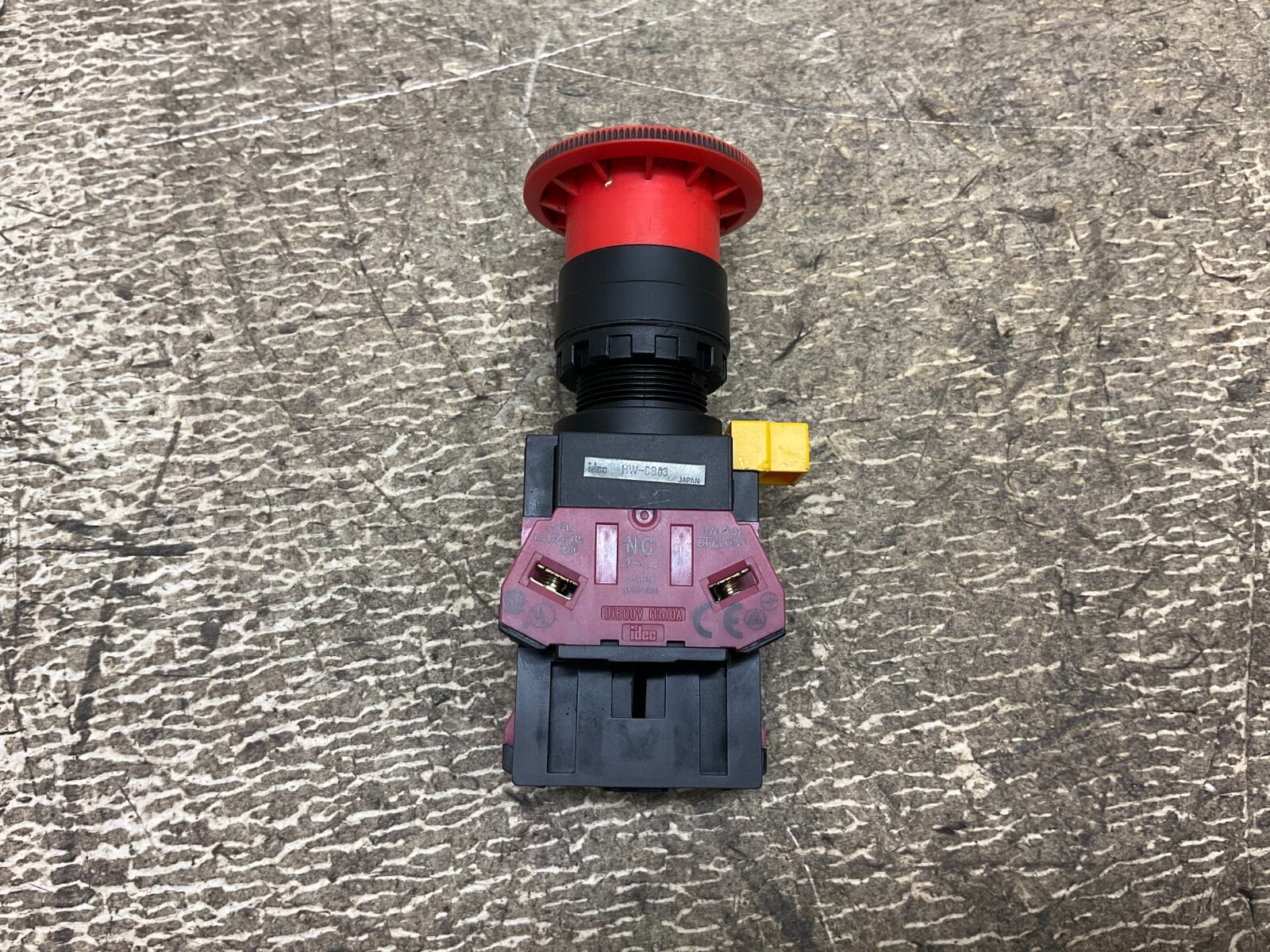 IDEC HW-CB03 Red Push Twist Button HWCB03 HW-G01 (VT) | eBay