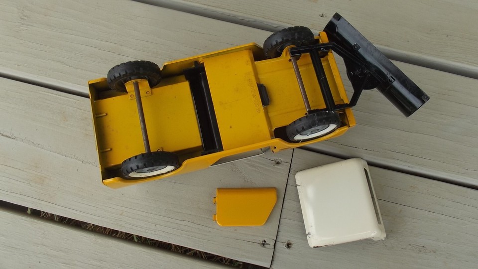 Vintage Eska Tru Scale Yellow Toy International Harvester Scout w/ 2nd ...