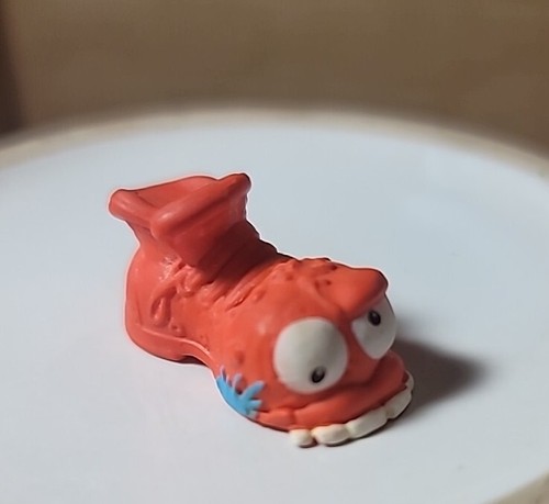 New Zuru Smashers 2018 Series 2 SMELLY SHOE RED Gross Out Mini Figures ...