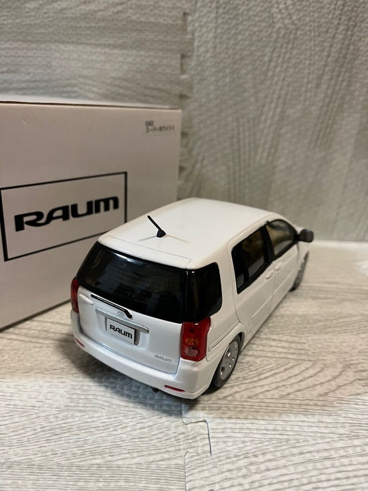 1 24 Toyota Raum Color Sample Mini Car Super White II | eBay