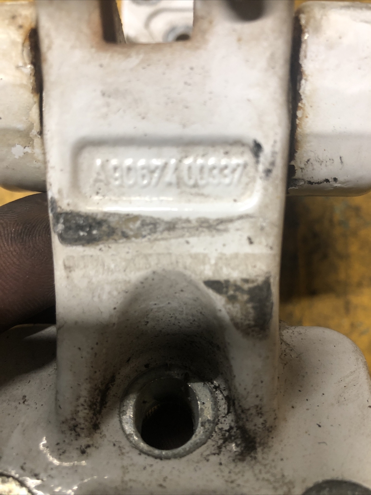 06/17/MERCEDES BENZ SPRINTER VW CRAFTER REAR DOOR LOWER HINGE ...
