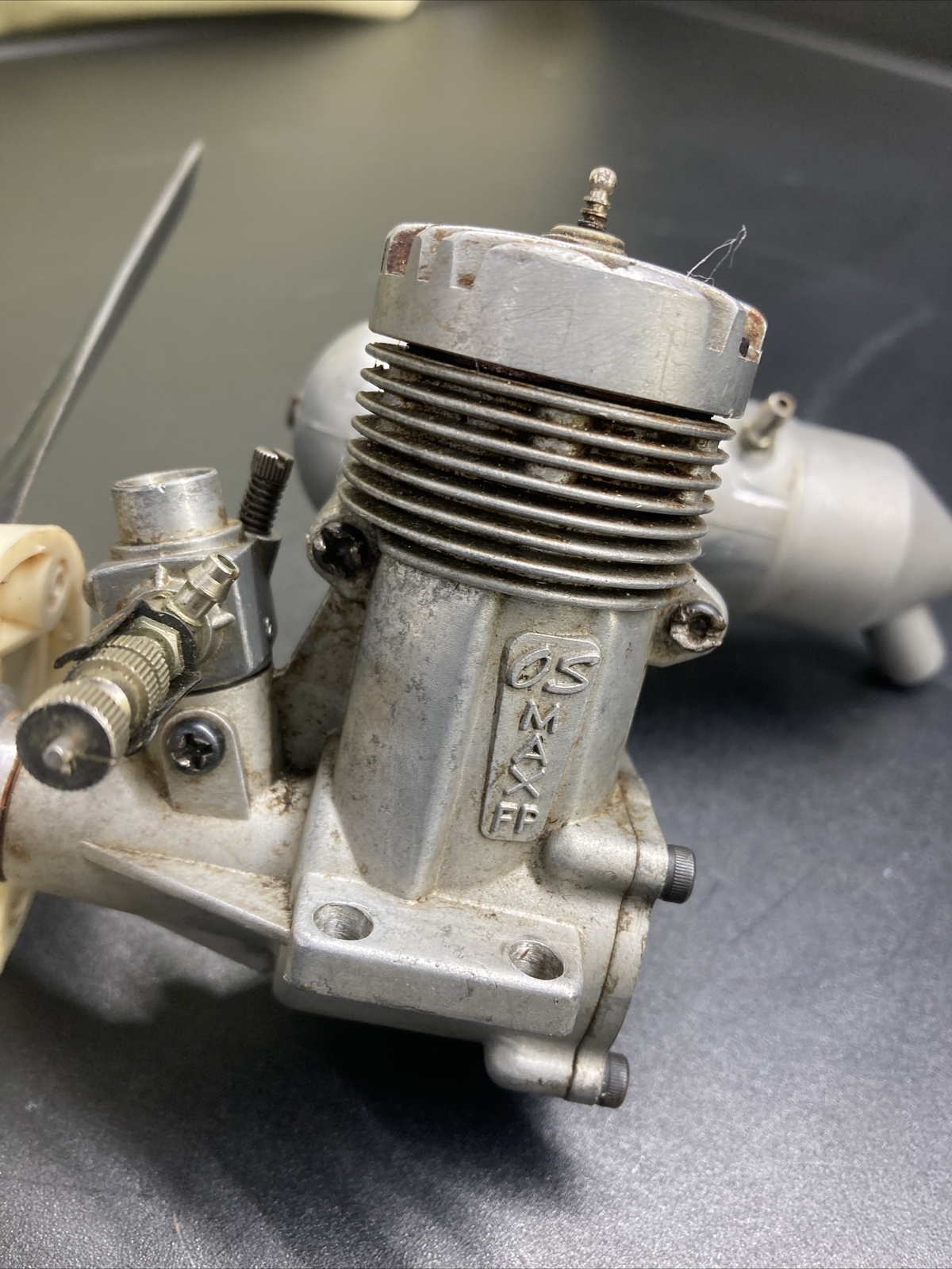 Vintage OS Max FP 40 Airplane Engine, 843 Muffler and Master Airscrew ...