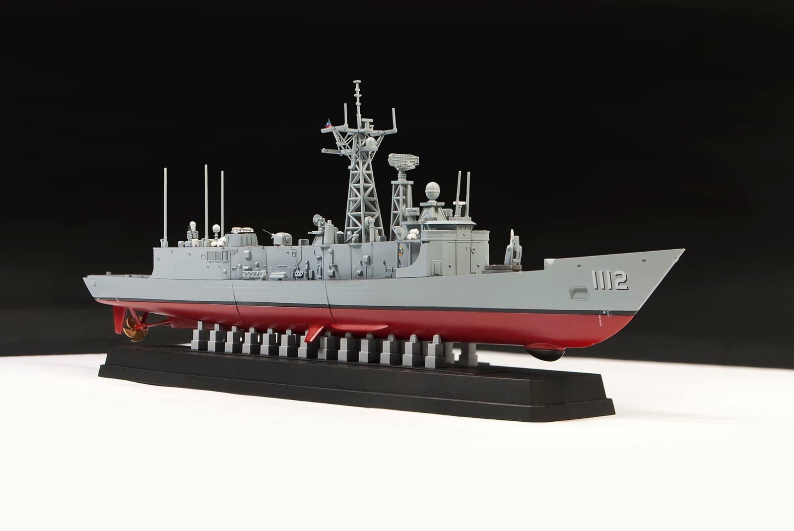 AFV Club SE00701 1/700 Perry Class Frigate ROCN (PFG-1112) w/ Base-USA ...