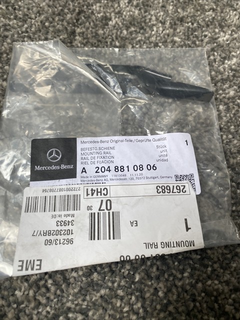 Mercedes-Benz C W204 Front Right Bumper Mounting Rail A2048810806 ...