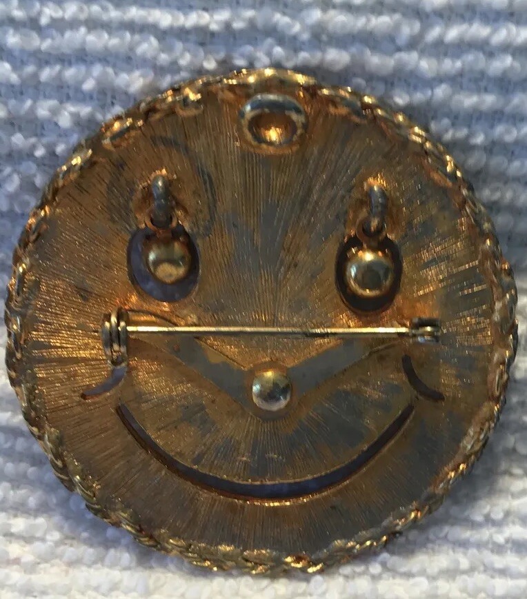 VINTAGE Smile Face with Rhinestone Eyes Brooch Pin gold Toned | eBay