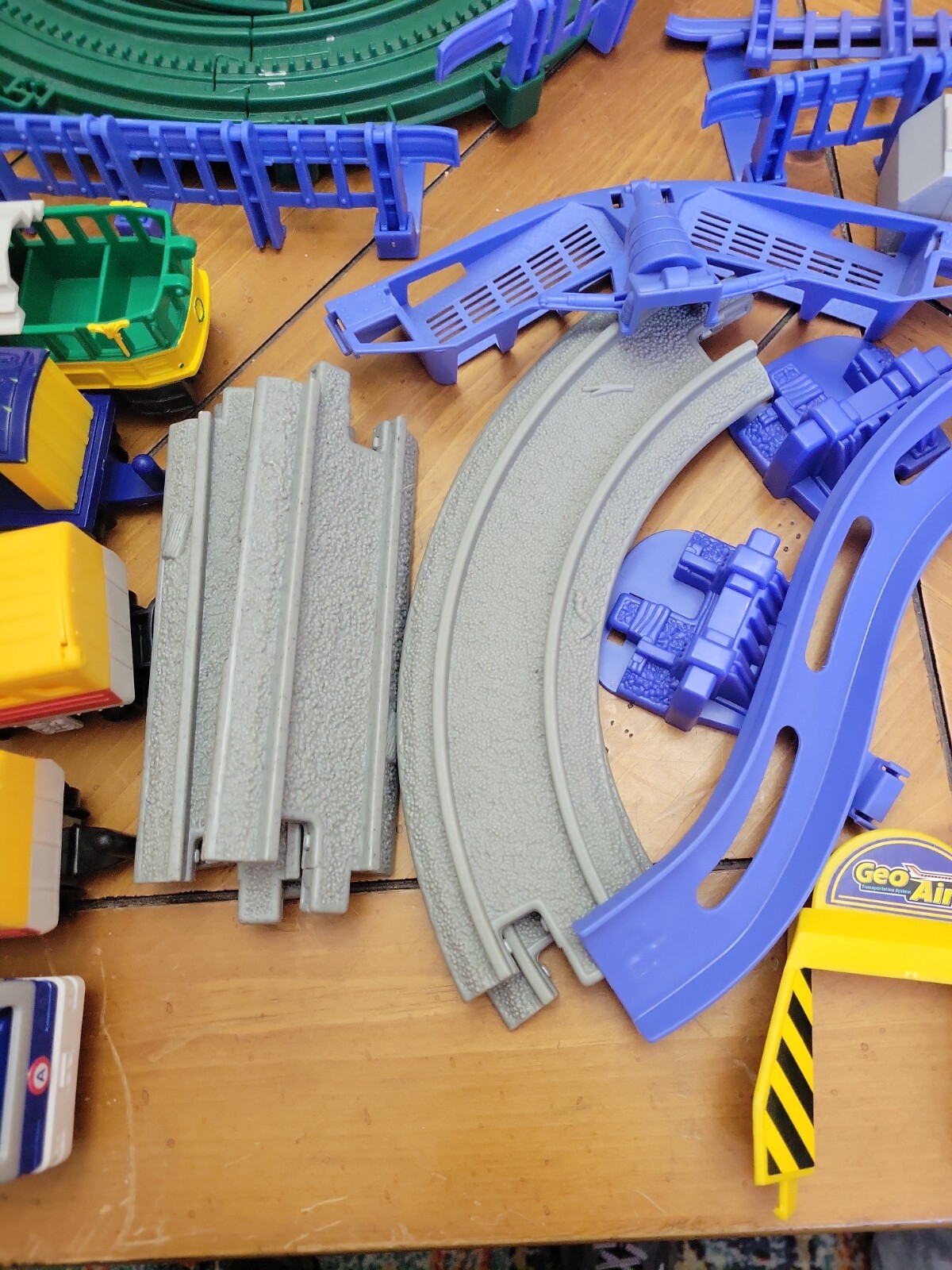 Huge Lot GeoTrax Fisher Price Train Set Track Remote & More Lot Airtrax ...