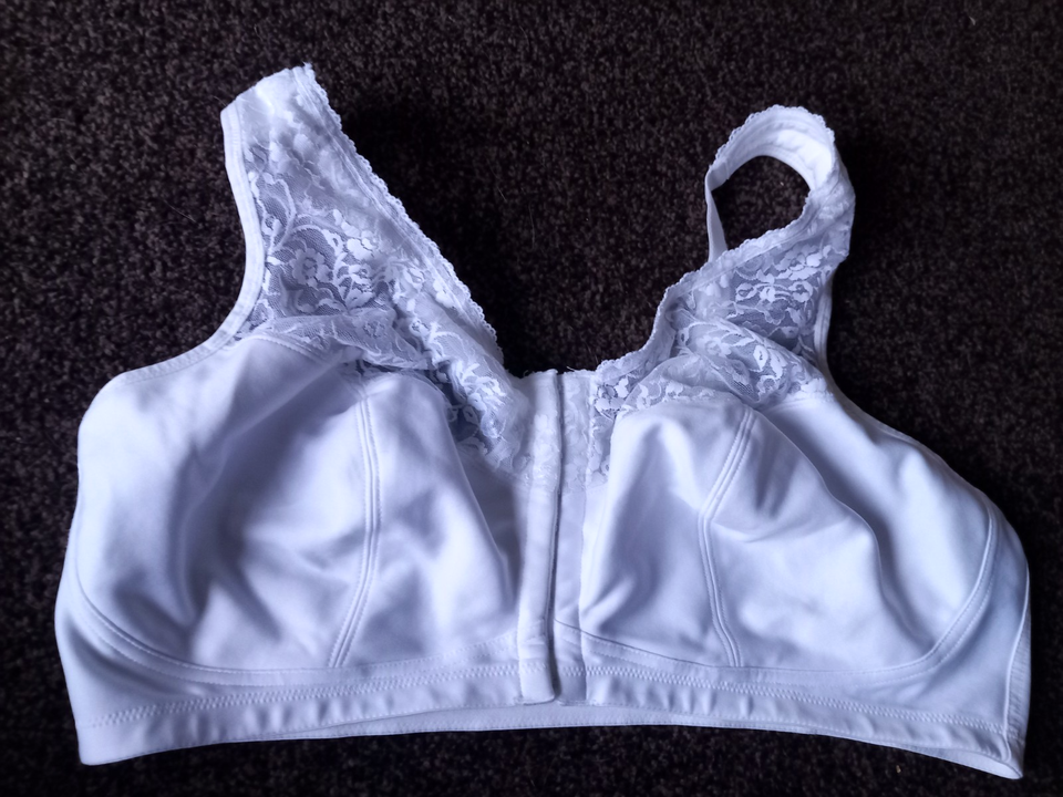 BRA SIZE 44DD .. X3..FRONT FASTENING.FULL CUP..W/F. | eBay UK
