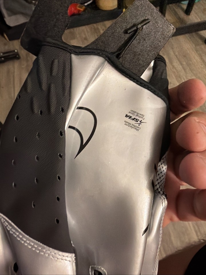 Nike Vapor Jet Metallic 7.0 Football Receiver Gloves Silver& Black Men ...