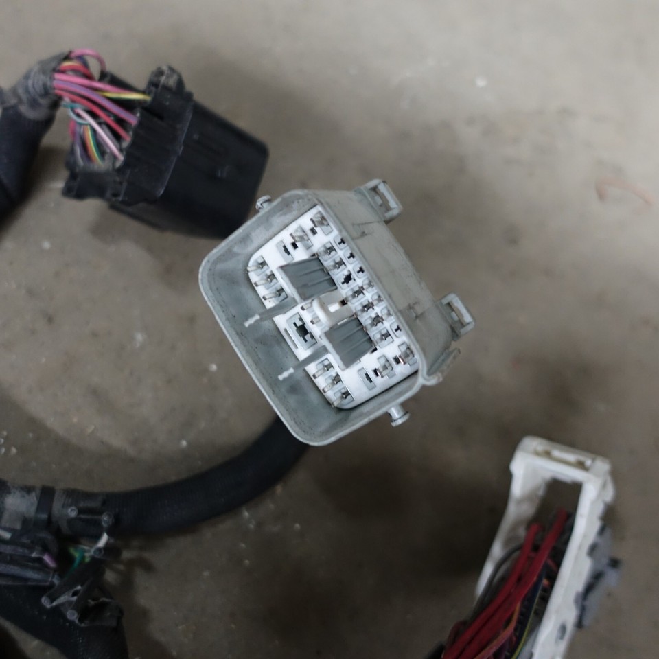 2016 Ram 5500 6.7L Cummins TIPM Engine Fuse Box Pigtail Wire Plug Pig ...