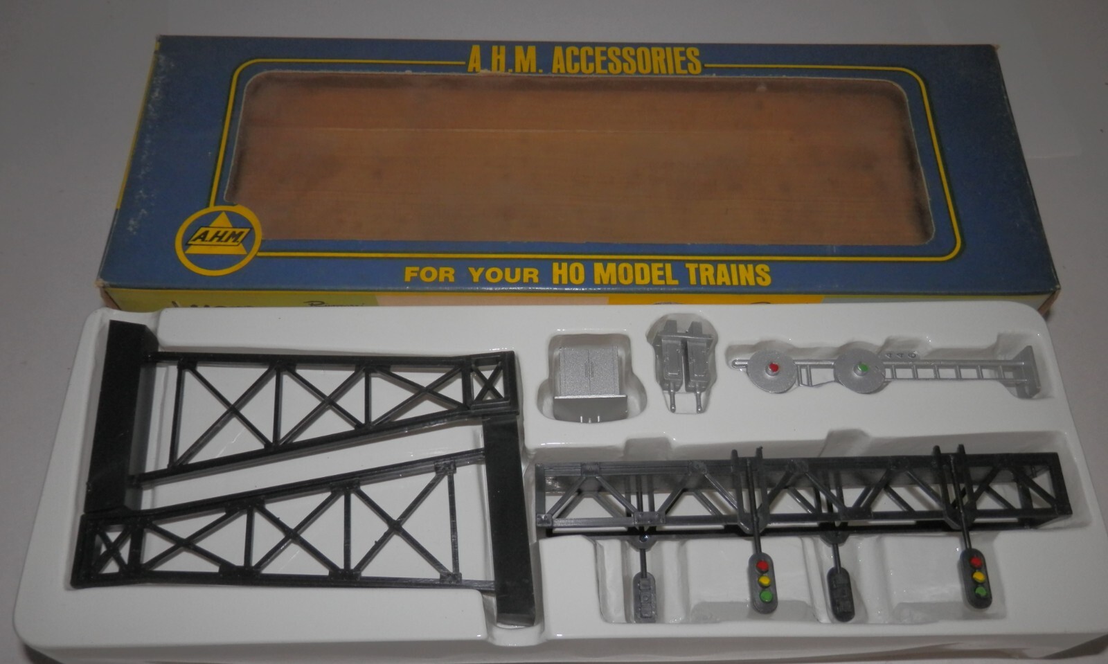 AHM HO 2-Track Span Gantry w/ Block & Target Signals, Relay ...