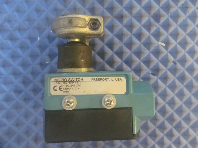 NOS Micro Limit Switch L324 1.5A 240VAC | eBay