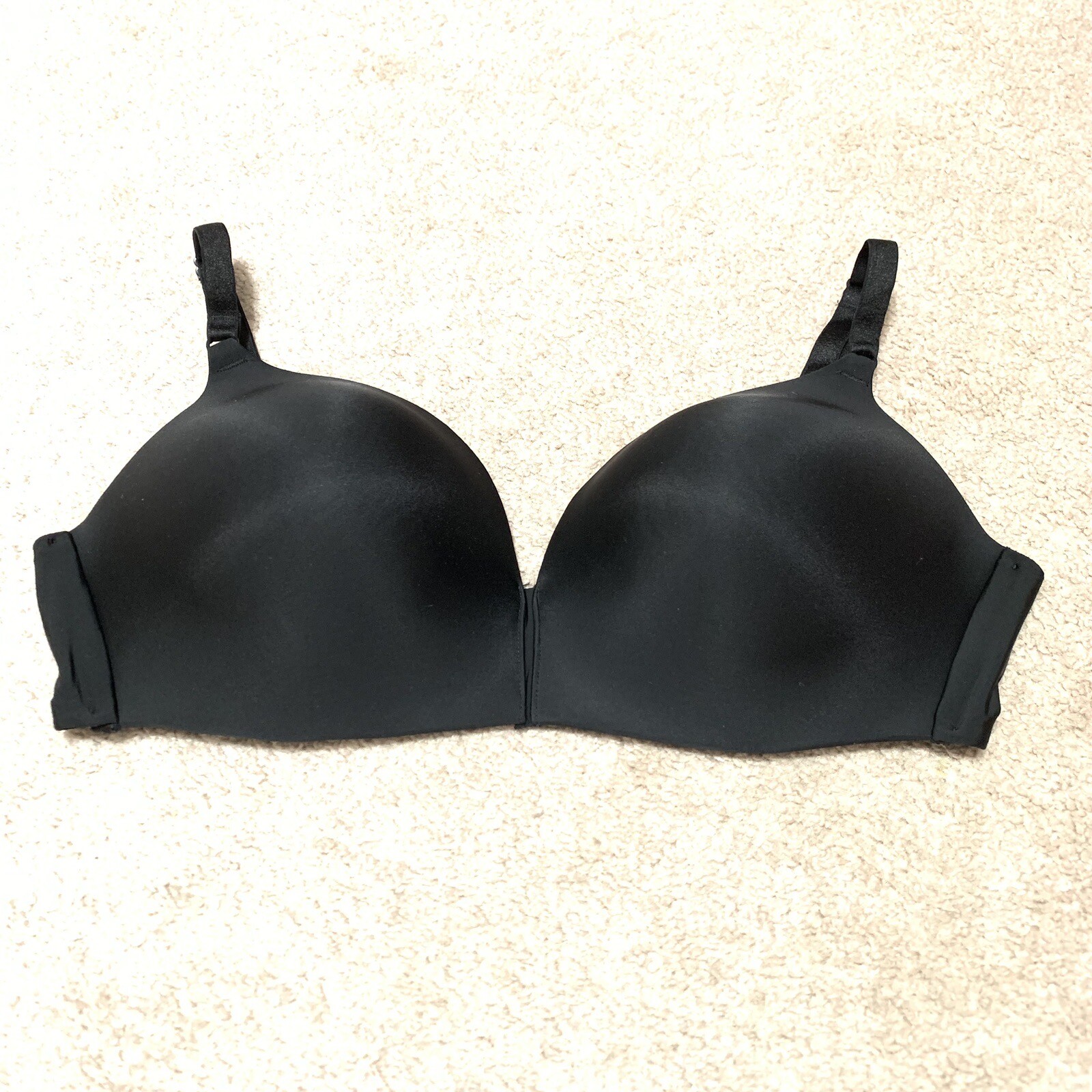 Victoria’s Secret No Wire Black Bra Size 36DD - Gem